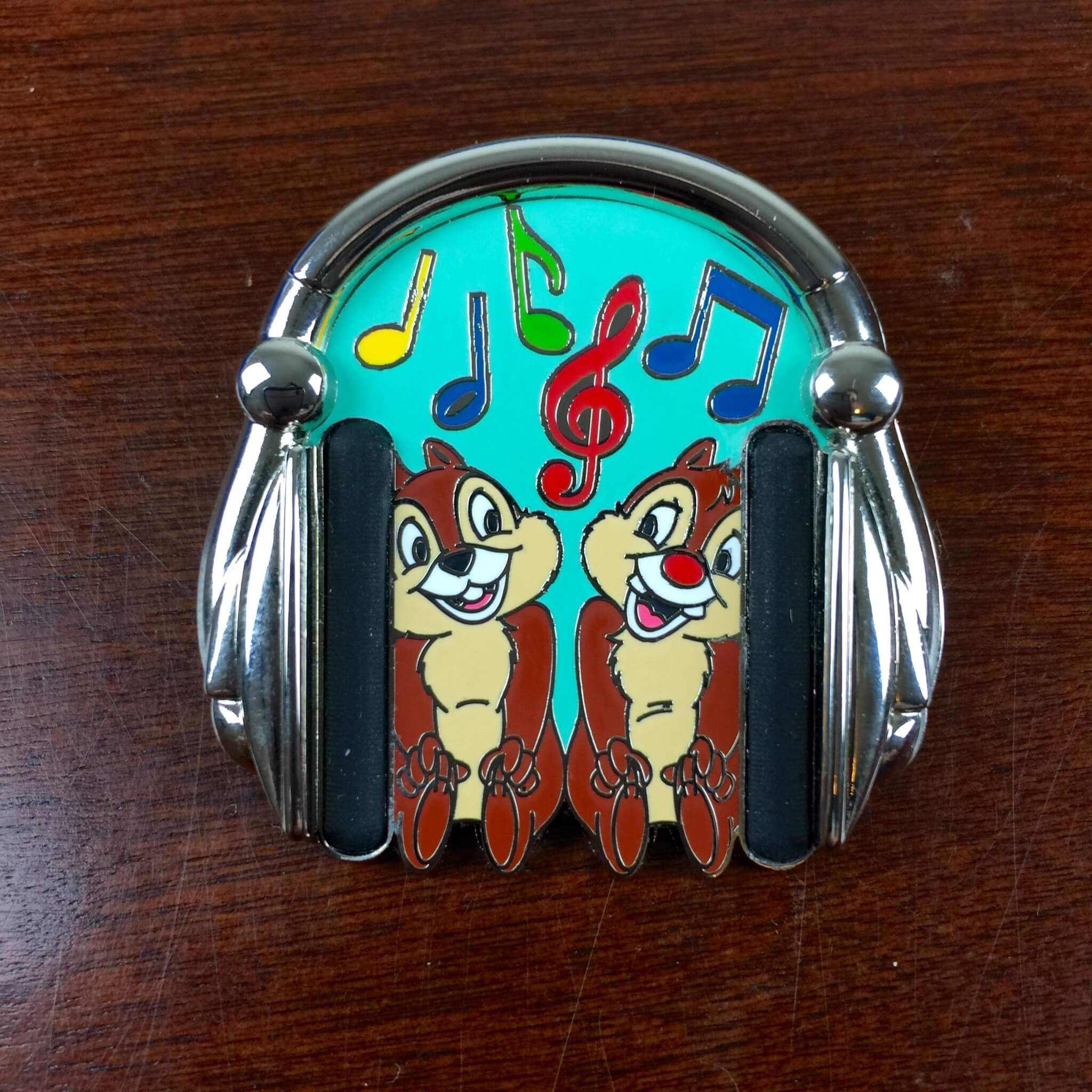September 2015 Disney Park Pack: Pin Trading Edition Subscription Box ...
