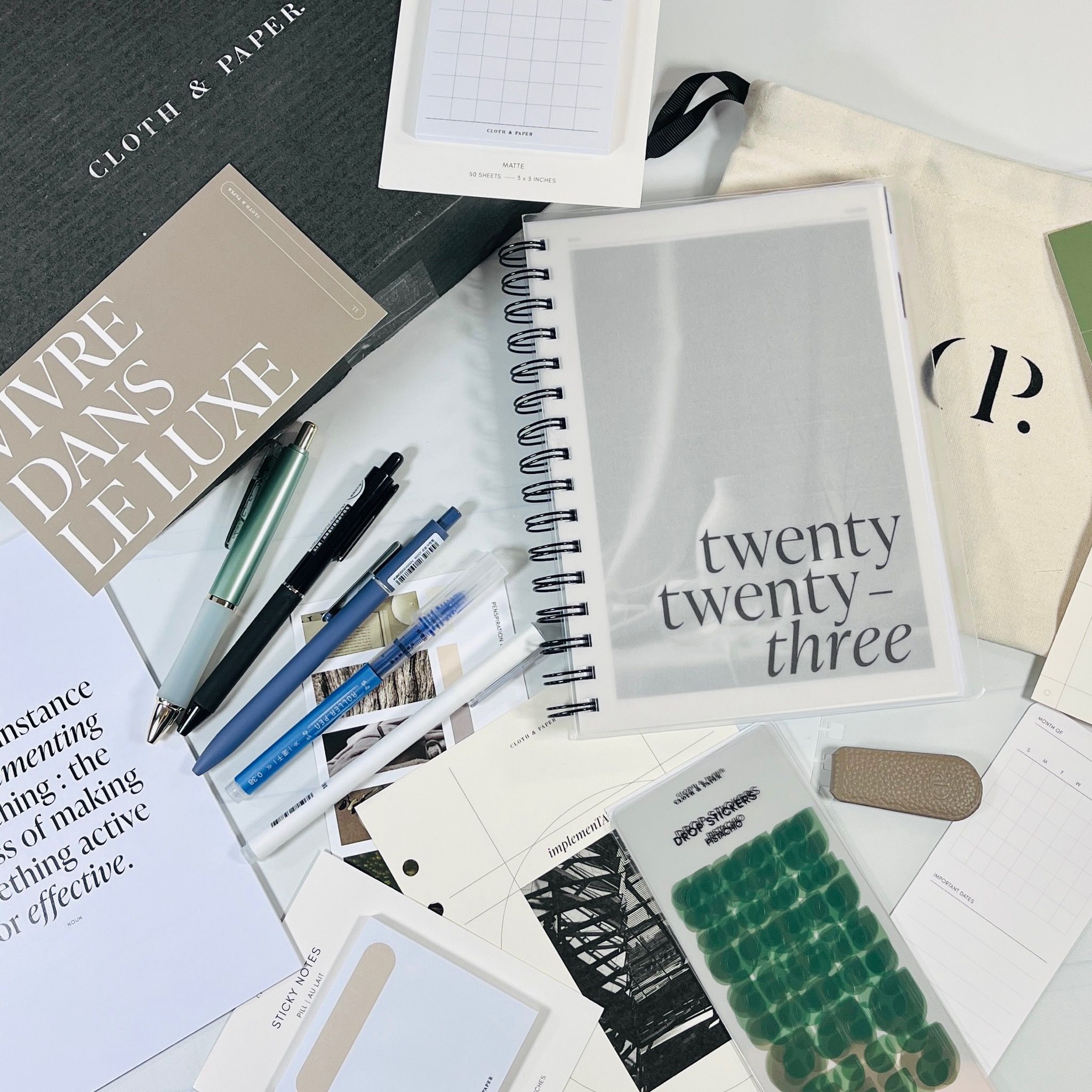 CLOTH & PAPER November 2022 Review - REFLECTION - Hello Subscription